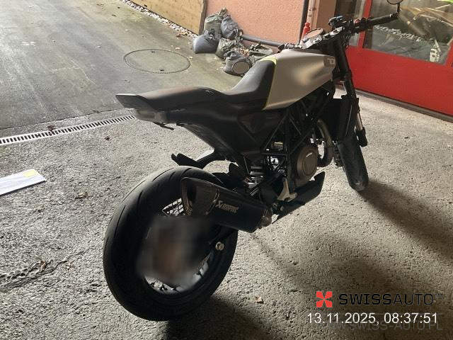 Swiss-auto.pl - HUSQVARNA 701 Supermoto (35kW), 42 CV